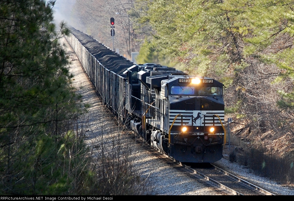 NS C40-9W #9173 leads an eastbound coal train on the Petersburg Bypass